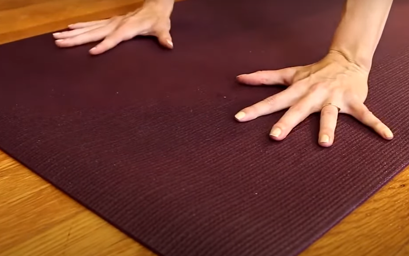 Fitness Mat vs. Yoga Mat: What’s the Difference? - FitnessProfy