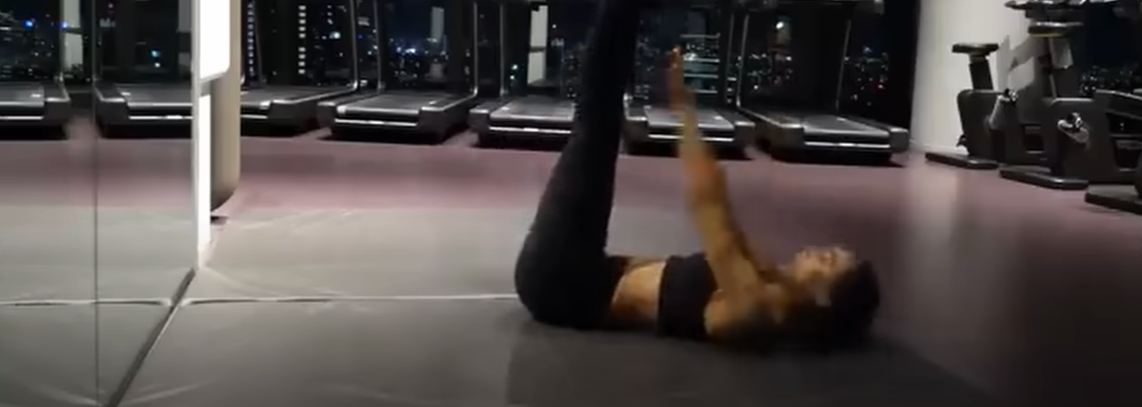 Alexis Ren Workout Routine - FitnessProfy